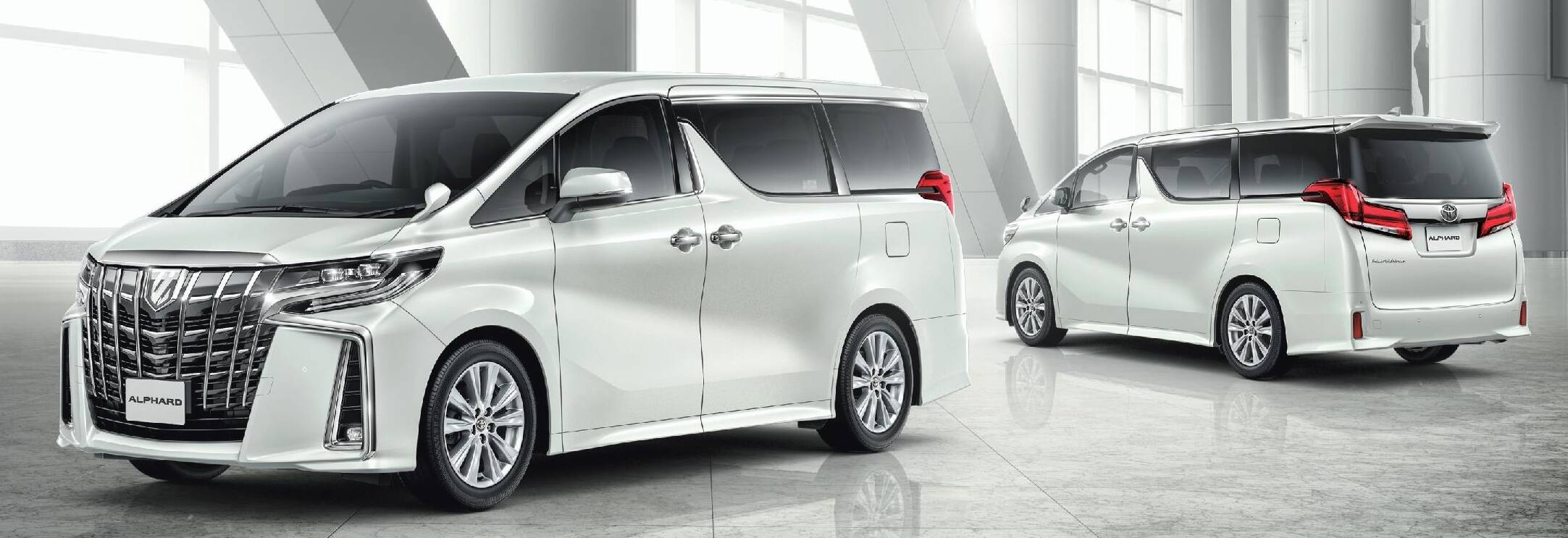 トヨタ「アルファード」とは？人気ミニバンの特徴と歴史を紹介！歴代比較も！ | 函館トヨペット株式会社