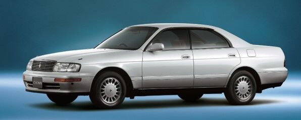 「クラウン」とは？トヨタ高級セダンの魅力と歴史を紹介！歴代モデル比較も！ | 函館トヨペット株式会社